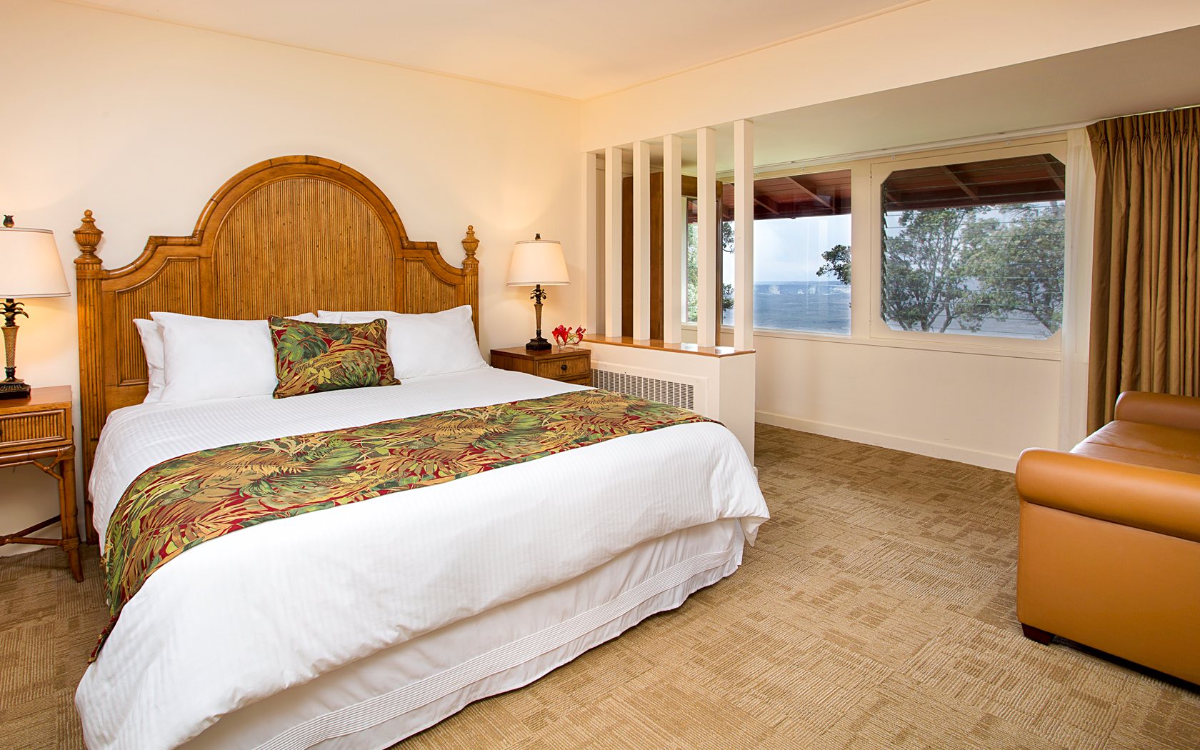 Stay With Us - Hawaii Volcano House