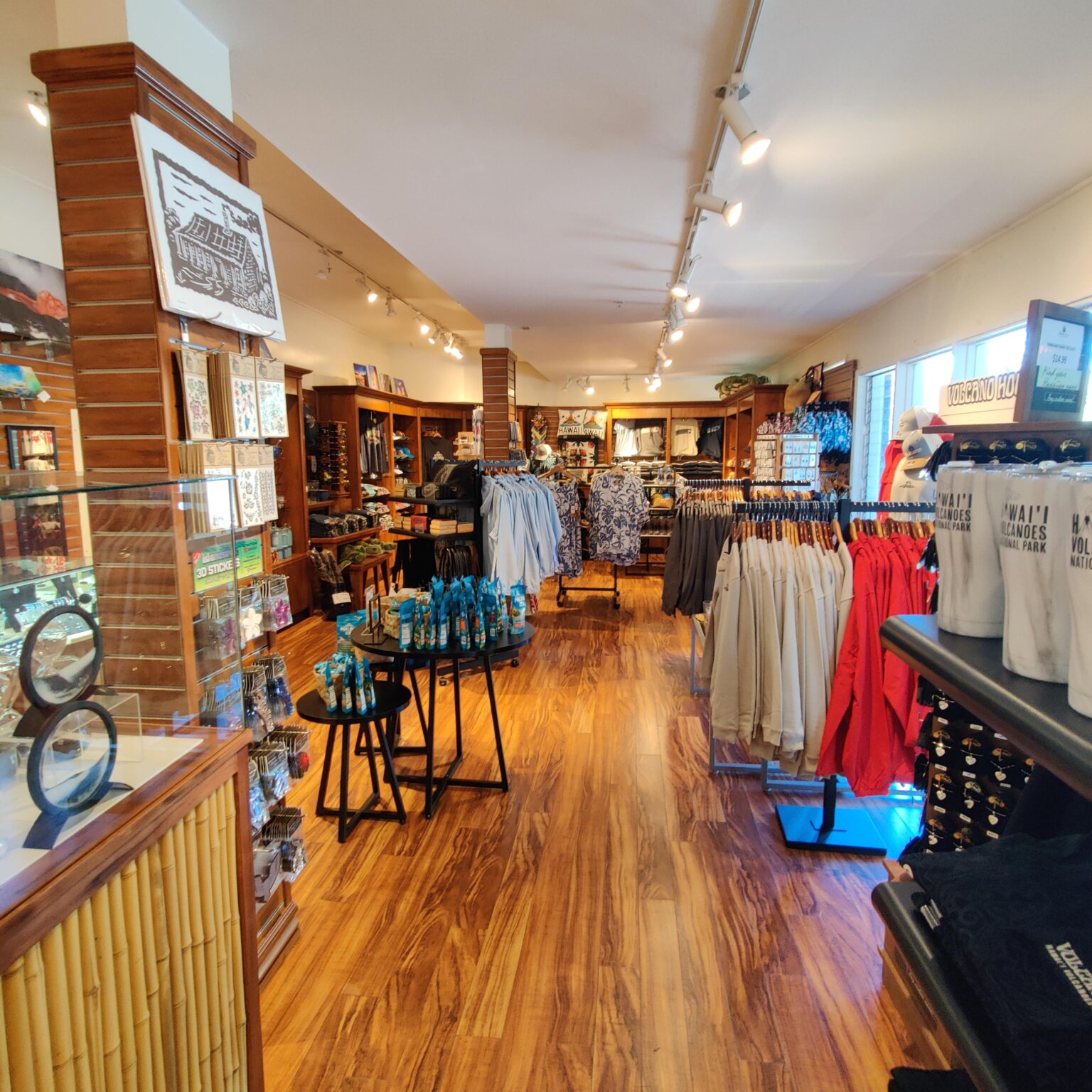 Gift Shop - Hawaii Volcano House